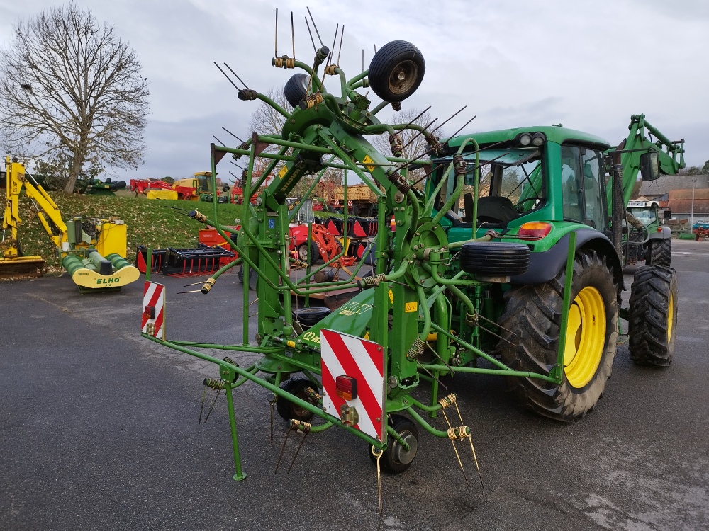 FANEUSE KRONE 6 TOUPIES